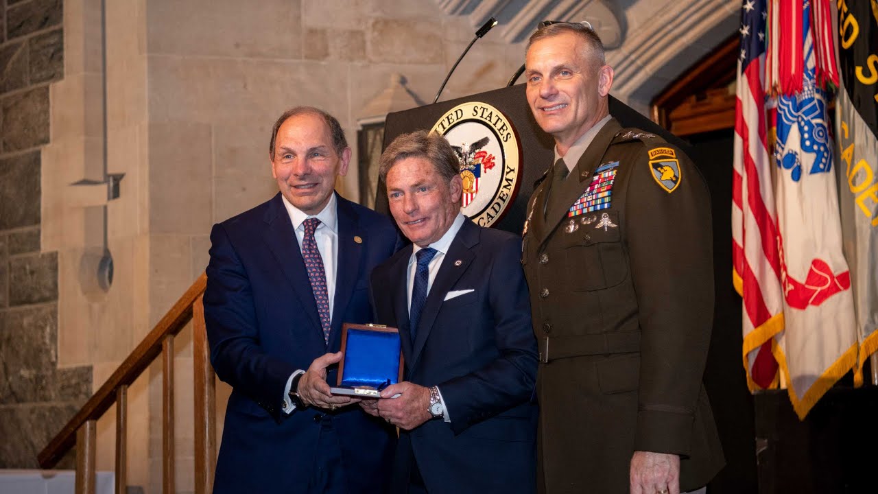 Kenneth Fisher 2022 Sylvanus Thayer Award Recipient | United States ...